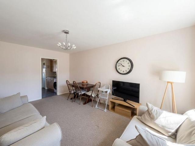 2 bedroom maisonette to rent