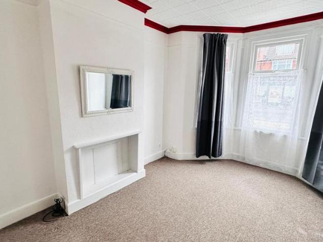 2 bedroom maisonette to rent