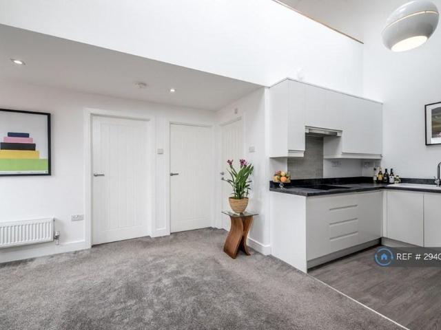 2 bedroom maisonette to rent