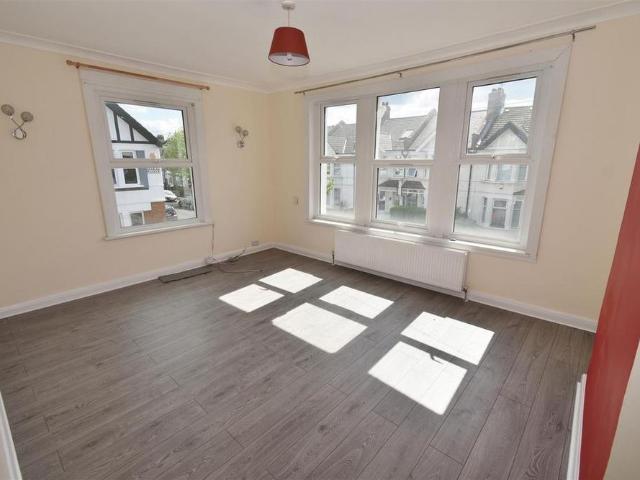 2 bedroom maisonette to rent
