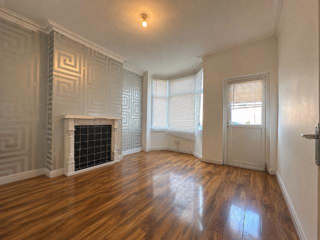 2 bedroom maisonette to rent