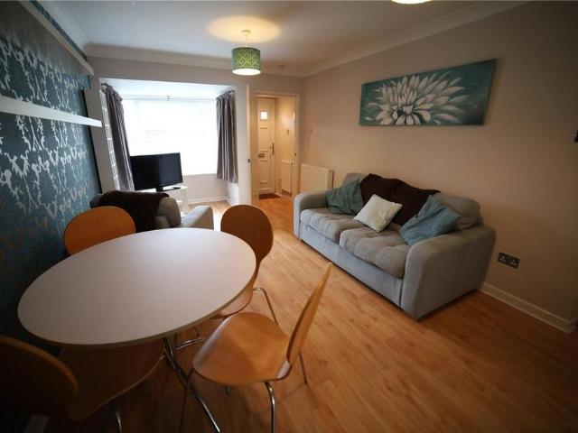 2 bedroom maisonette to rent