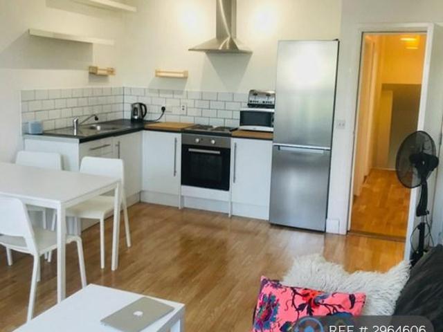 2 bedroom maisonette to rent