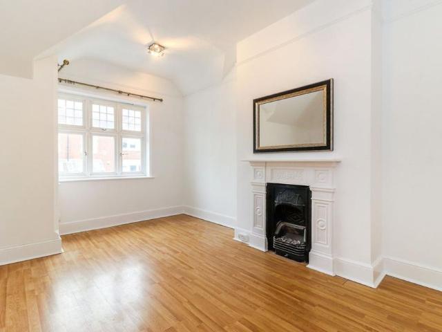 2 bedroom maisonette to rent