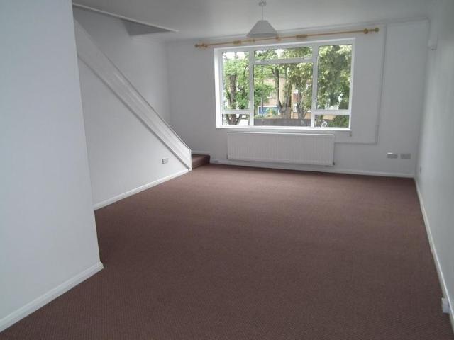 2 bedroom maisonette to rent