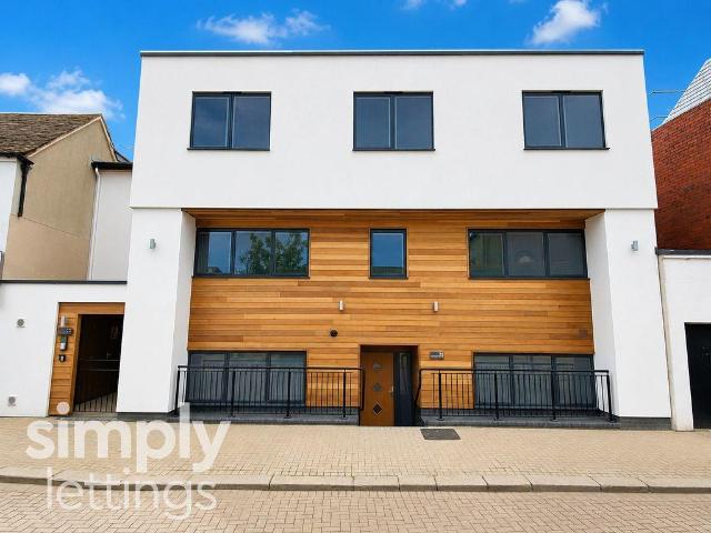 2 bedroom maisonette to rent