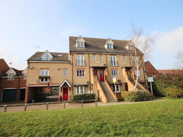 2 bedroom maisonette to rent