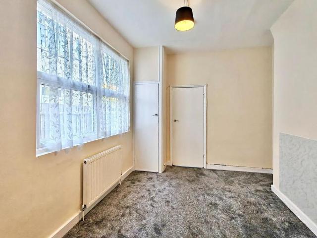 2 bedroom maisonette to rent