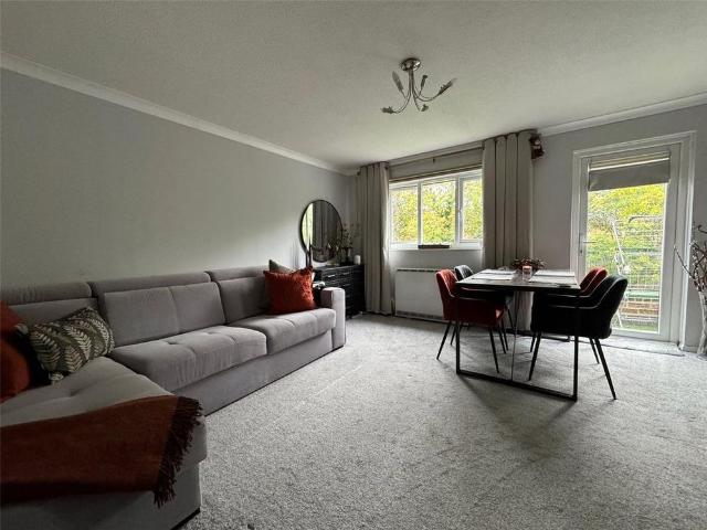 2 bedroom maisonette to rent