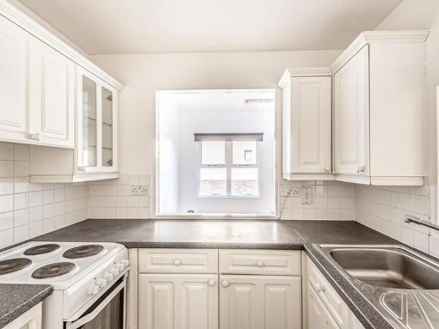 2 bedroom maisonette to rent
