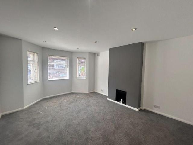 2 bedroom maisonette to rent