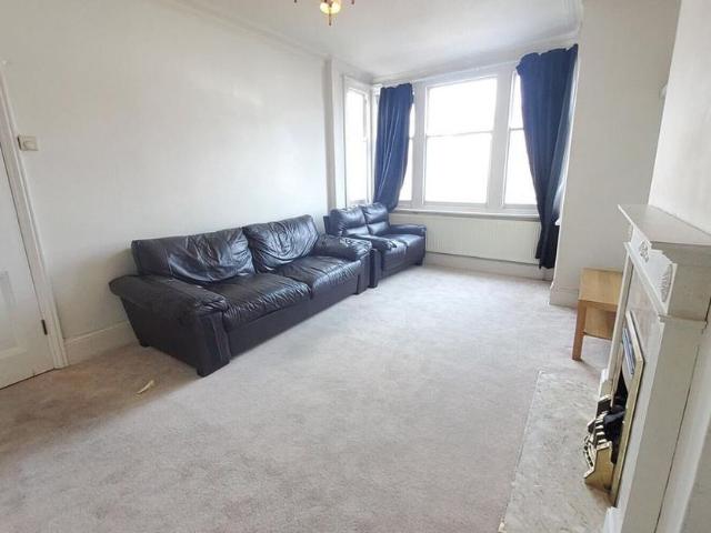 2 bedroom maisonette to rent