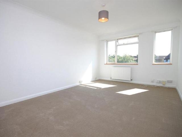 2 bedroom maisonette to rent