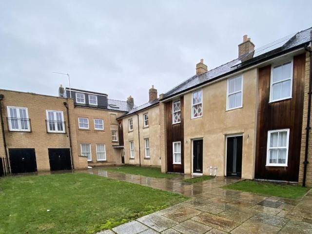 2 bedroom maisonette to rent