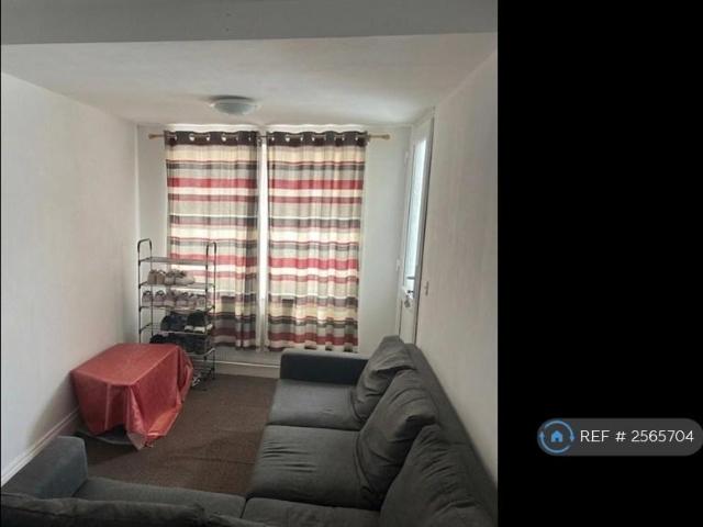 2 bedroom maisonette to rent