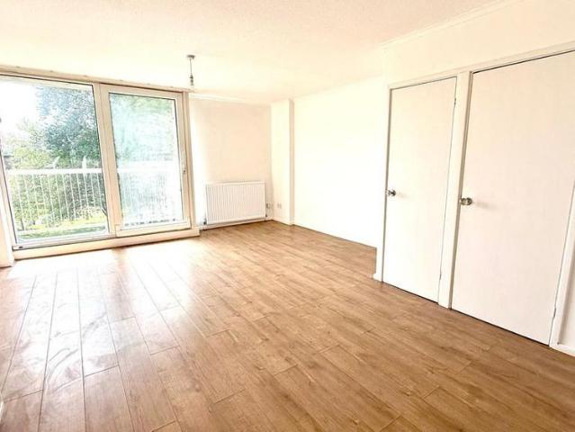 2 bedroom maisonette to rent