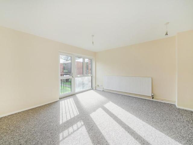 2 bedroom maisonette to rent