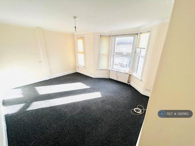 2 bedroom maisonette to rent