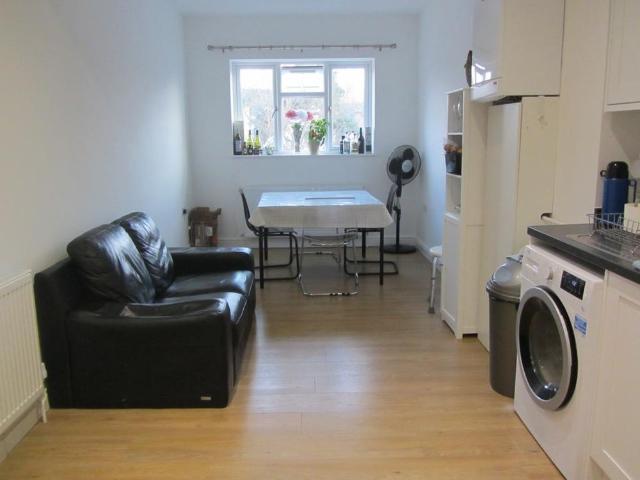 2 bedroom maisonette to rent