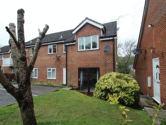 2 bedroom maisonette to rent