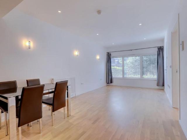 2 bedroom maisonette to rent