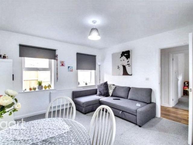 2 bedroom maisonette to rent