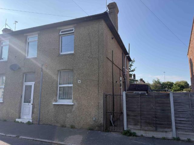 2 bedroom maisonette to rent