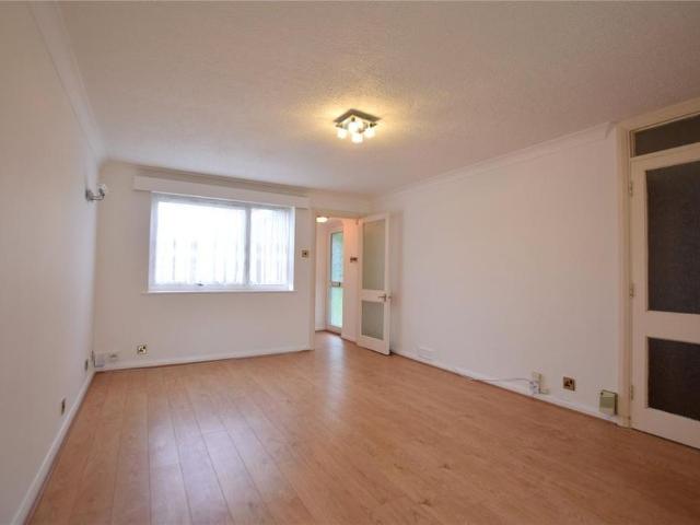 2 bedroom maisonette to rent