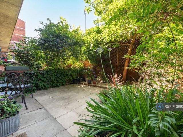 2 bedroom maisonette to rent