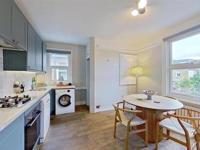 2 bedroom maisonette to rent