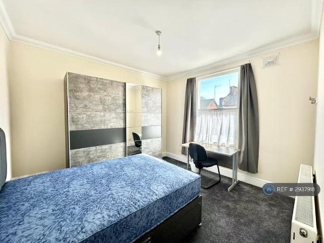 2 bedroom maisonette to rent