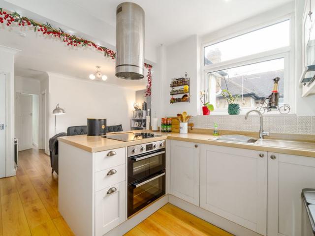 2 bedroom Maisonette to rent