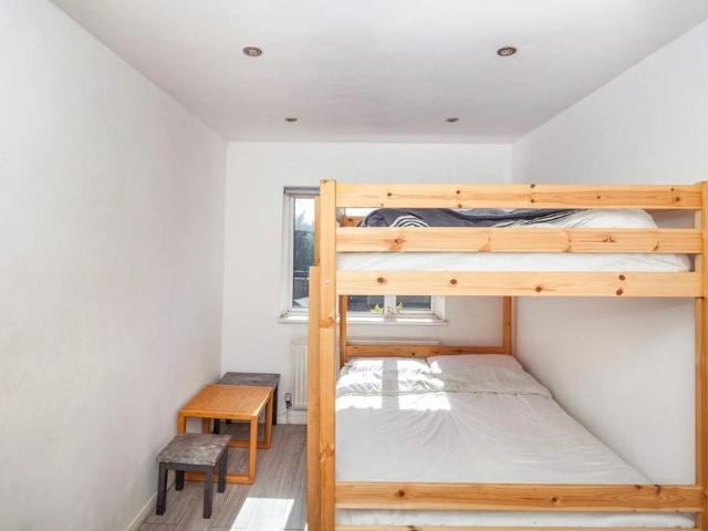 2 bedroom maisonette to rent