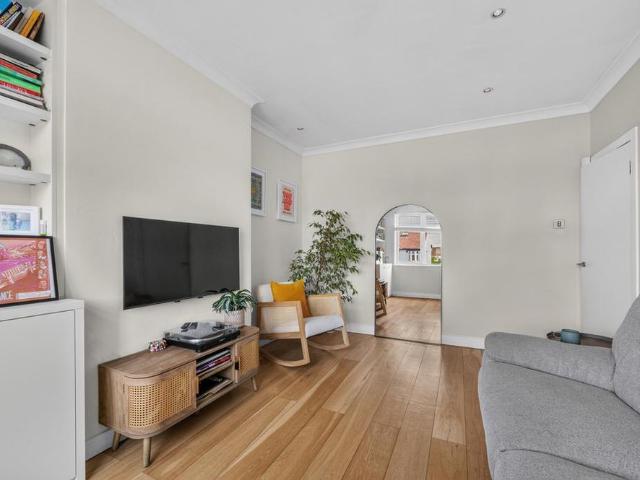 2 bedroom maisonette to rent