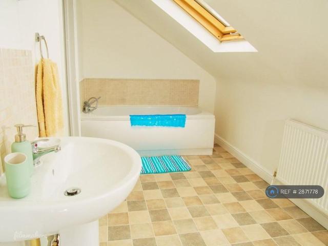 2 bedroom maisonette to rent