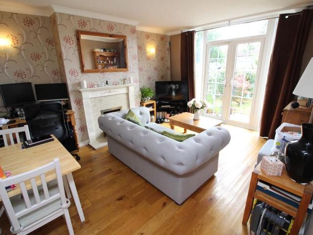 2 bedroom maisonette to rent