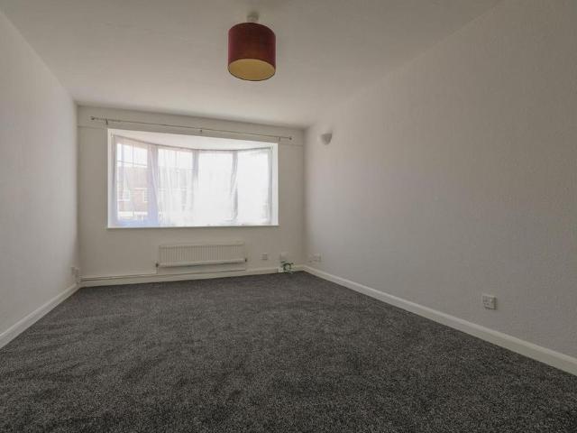 2 bedroom maisonette to rent