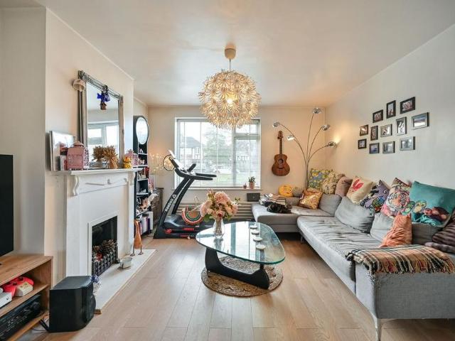 2 bedroom maisonette to rent