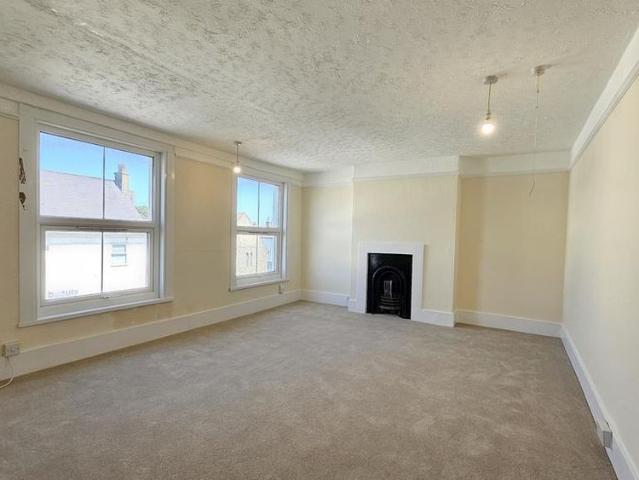 2 bedroom maisonette to rent