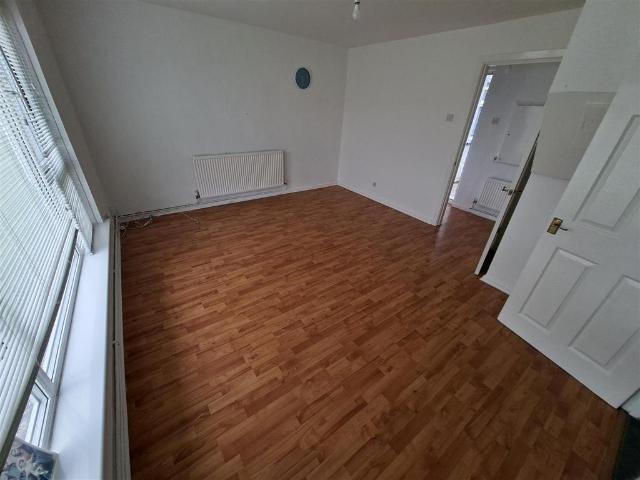 2 bedroom maisonette to rent