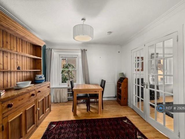 2 bedroom maisonette to rent