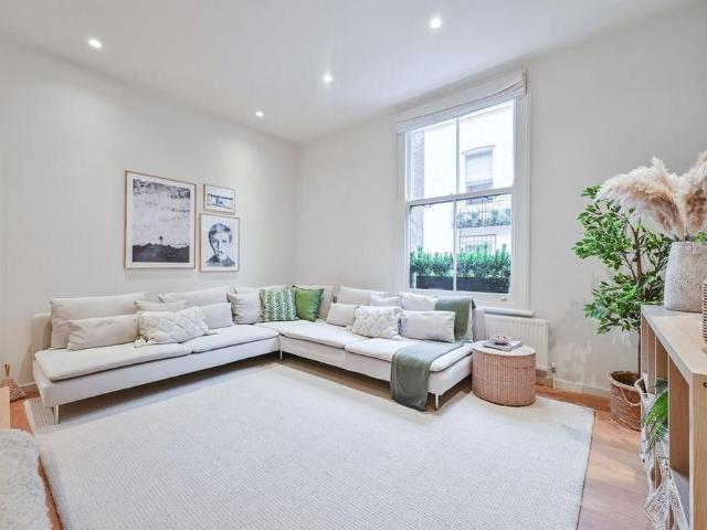 2 bedroom maisonette to rent