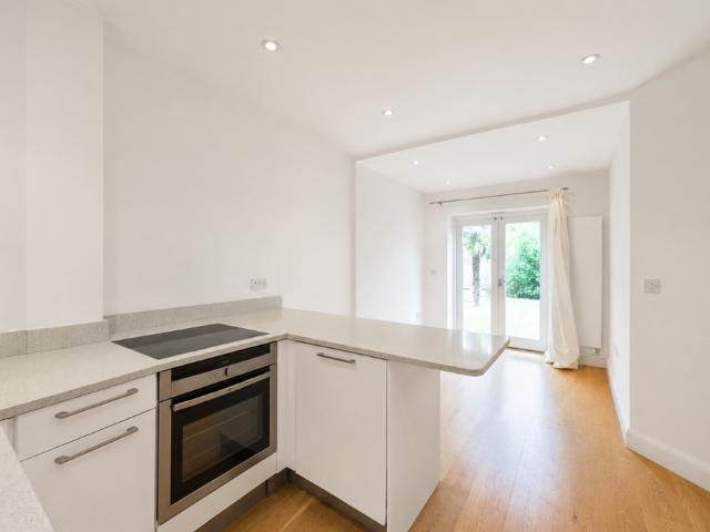 2 bedroom maisonette to rent