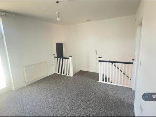 2 bedroom maisonette to rent