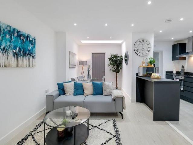 2 bedroom maisonette to rent