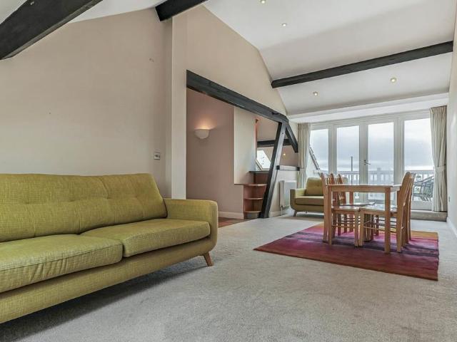 2 bedroom maisonette to rent