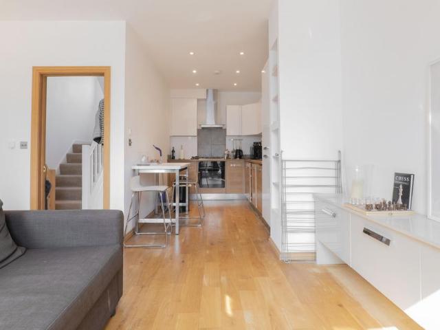 2 bedroom maisonette to rent