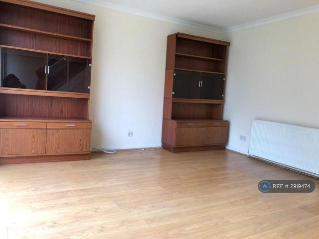 2 bedroom maisonette to rent