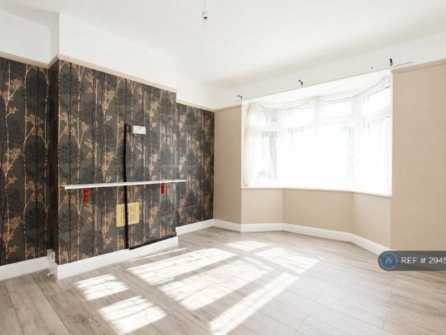 2 bedroom maisonette to rent