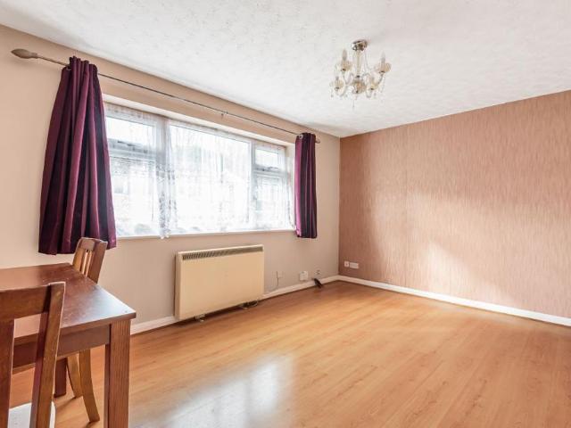 2 bedroom maisonette to rent